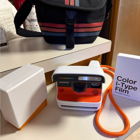 Polaroid | Cameras, Photo & Video | Brand New Condition Retro Style ...